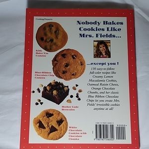Mrs. Fields | Kitchen | Best Cookie Book Ever Mrs Fields 3 Recipes ...